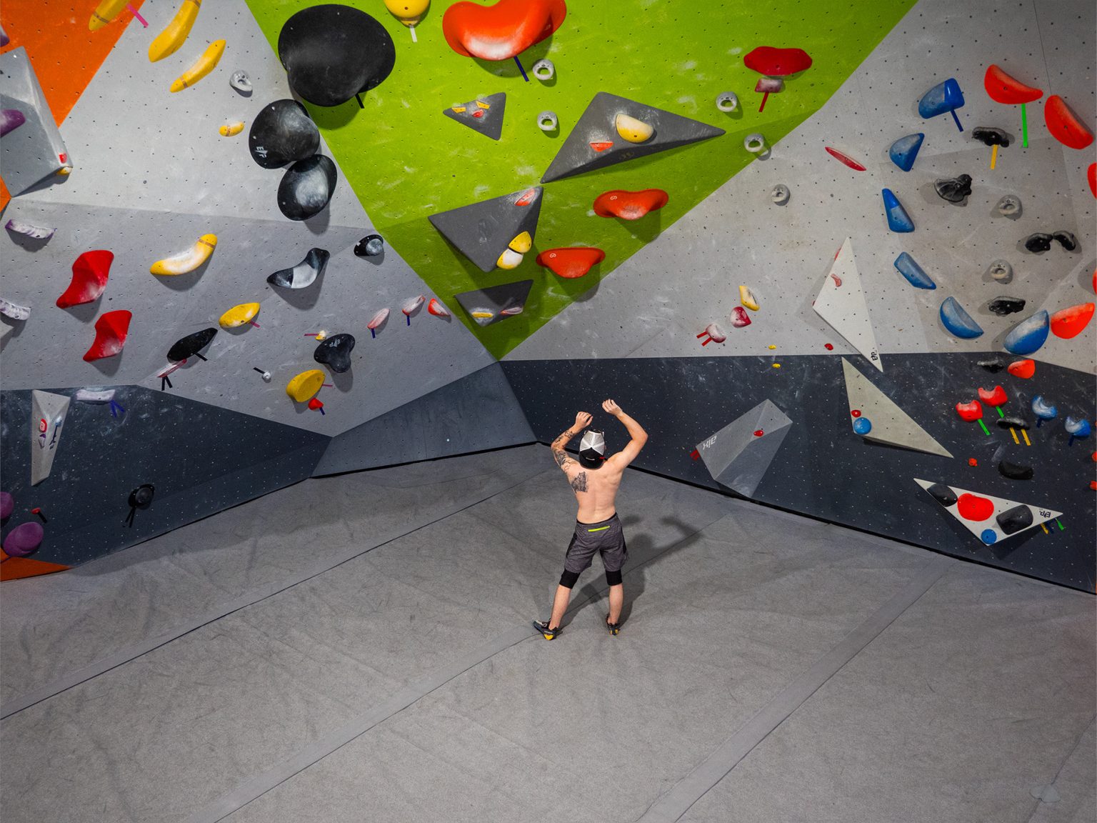 Progresser en escalade en salle : guide pour les débutants - Blog ...